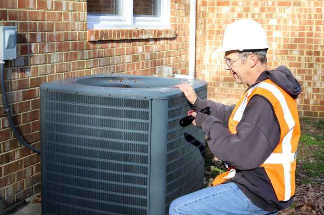 8 Commons Signs That You Need Air Conditioning Repair Services | Frank Air Inc.